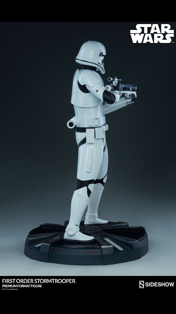 Sideshow Collectibles Star Wars First Order Stormtrooper Premium Format ...